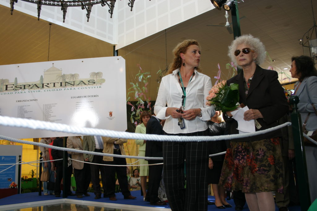 The life and times of the 18th Duchess of Alba, who had more titles ...