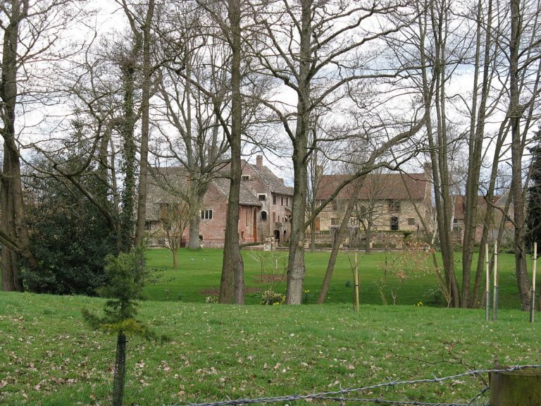Six beautiful buildings linked to Henry VIII's six wives - Royal Central