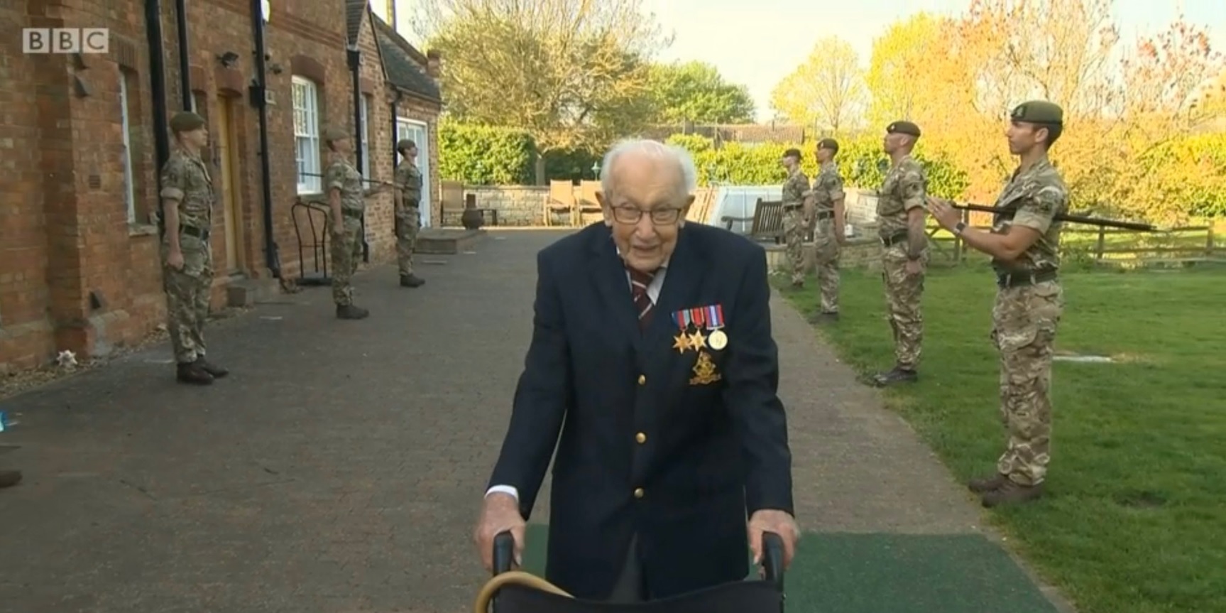 The Queen congratulates Colonel Tom Moore in a specially delivered ...