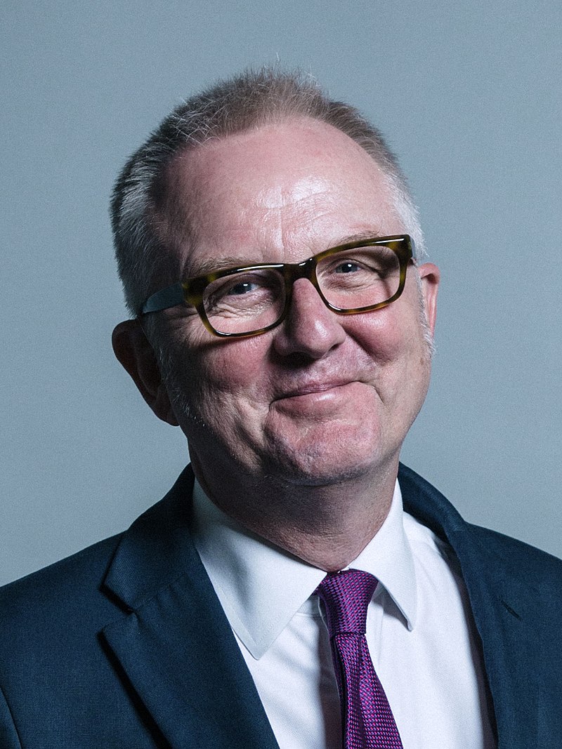 The Queen to confer 36 new peerages as allegations of nepotism are made ...