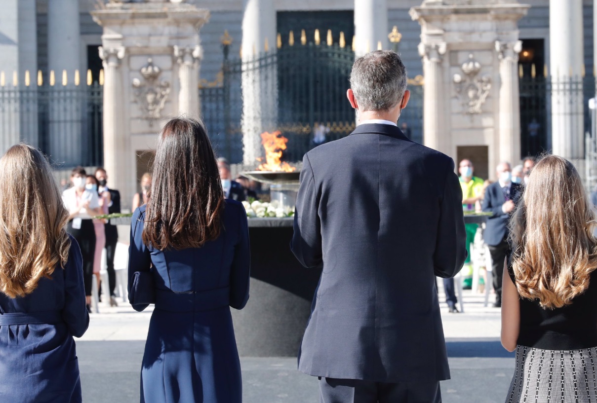 Royal Central — Princess Leonor reminds King Felipe about face...