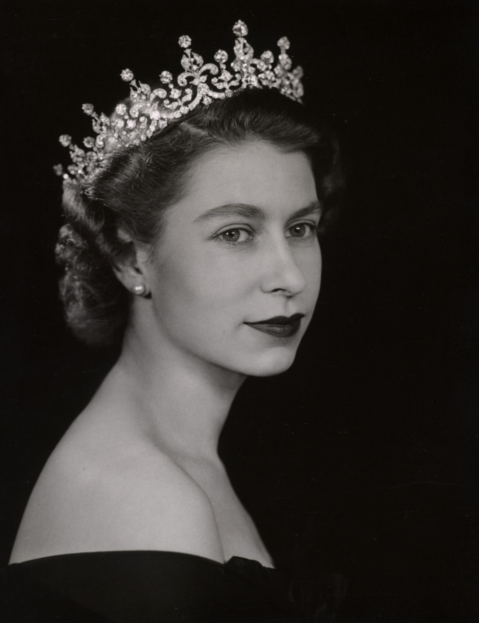 The Girls of Great Britain and Ireland Tiara: an iconic royal jewel ...