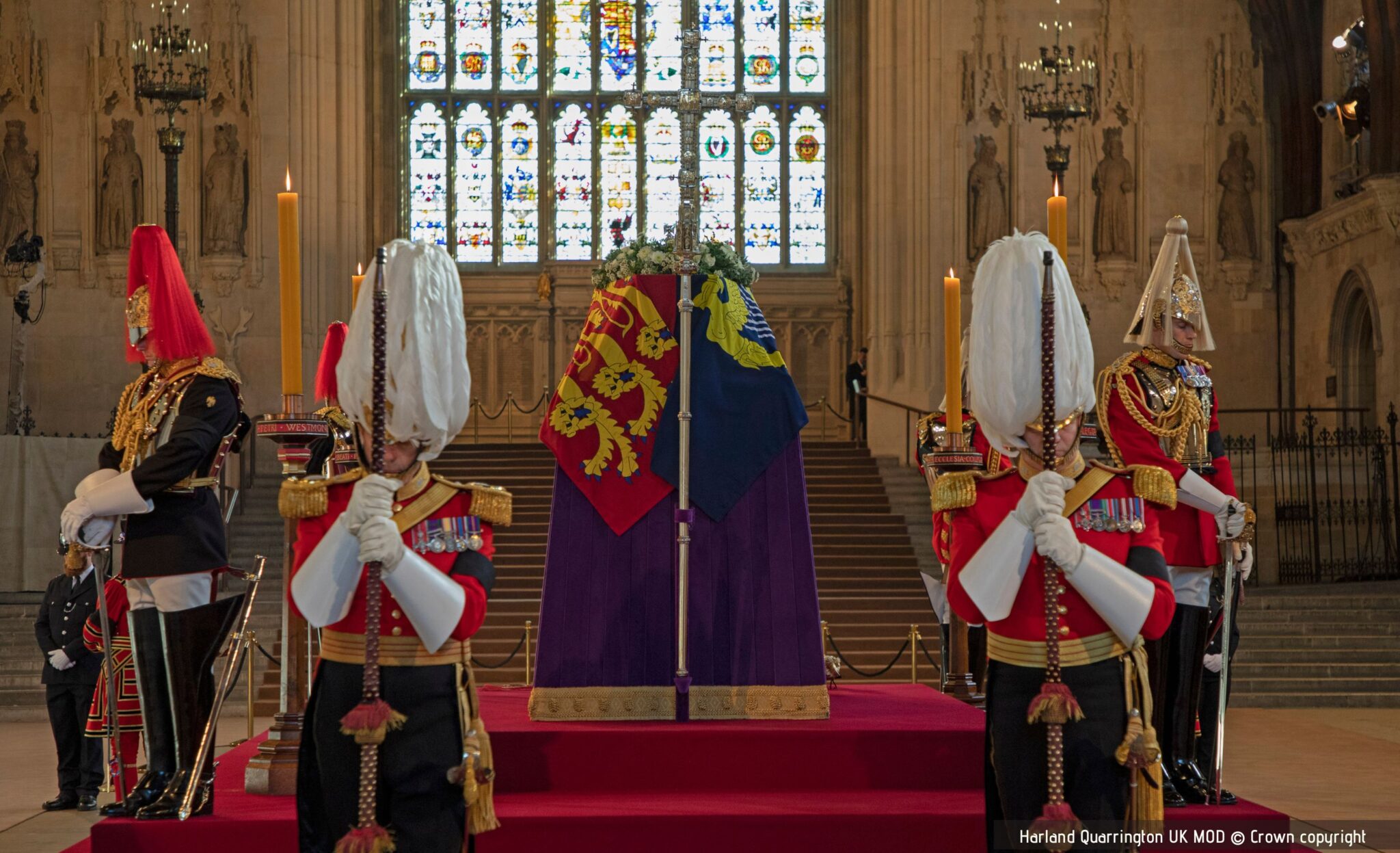 Queue to see The Queen Lying-in-State paused after it reaches capacity ...