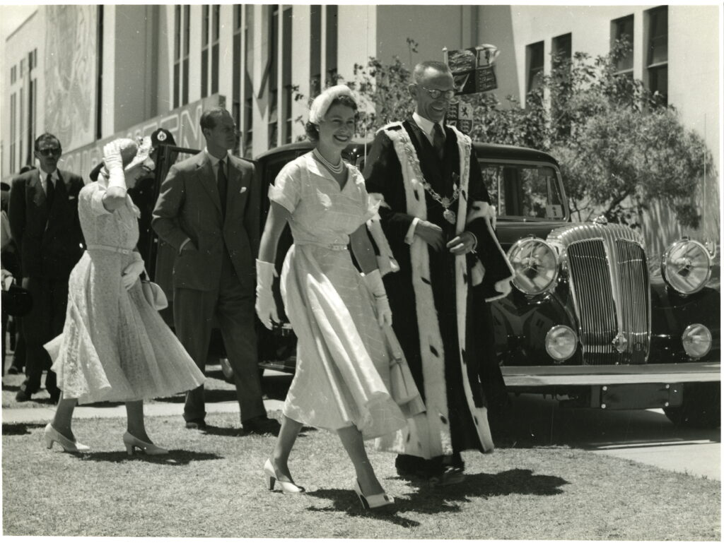 Memories of Her Majesty: the tour that transformed Elizabeth II into a ...