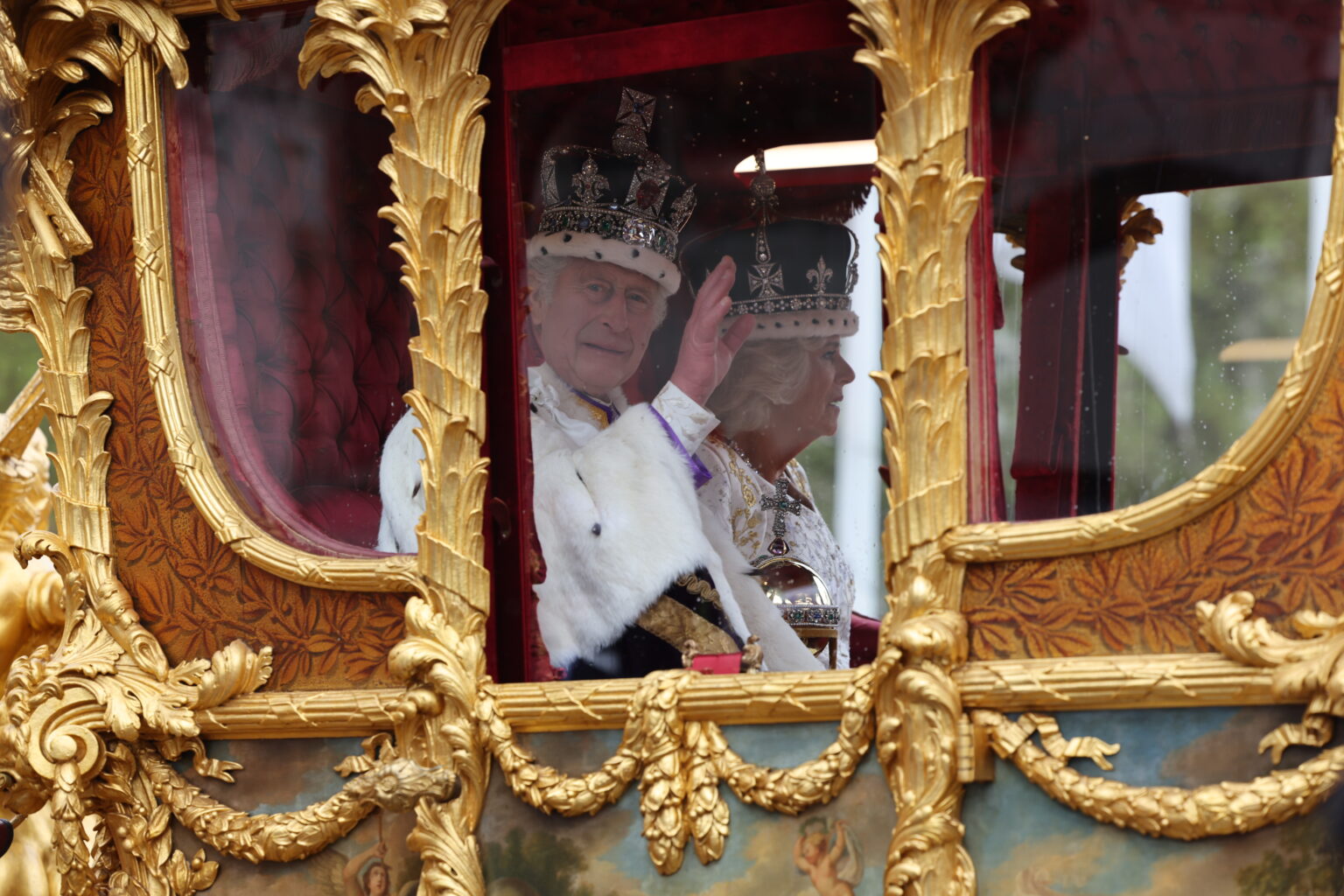 The history of the Imperial State Crown, the glittering symbol of ...