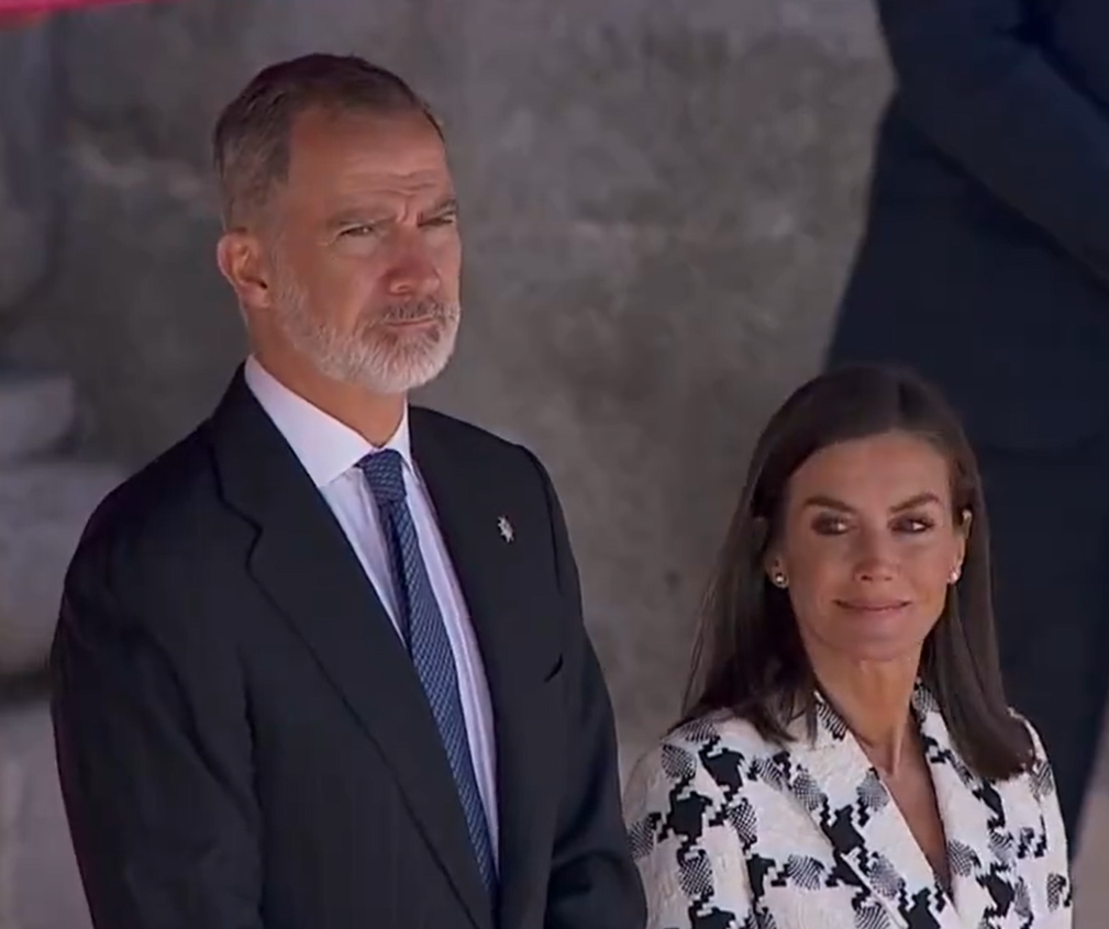 King Felipe and Queen Letizia find out there's no such thing as a ...