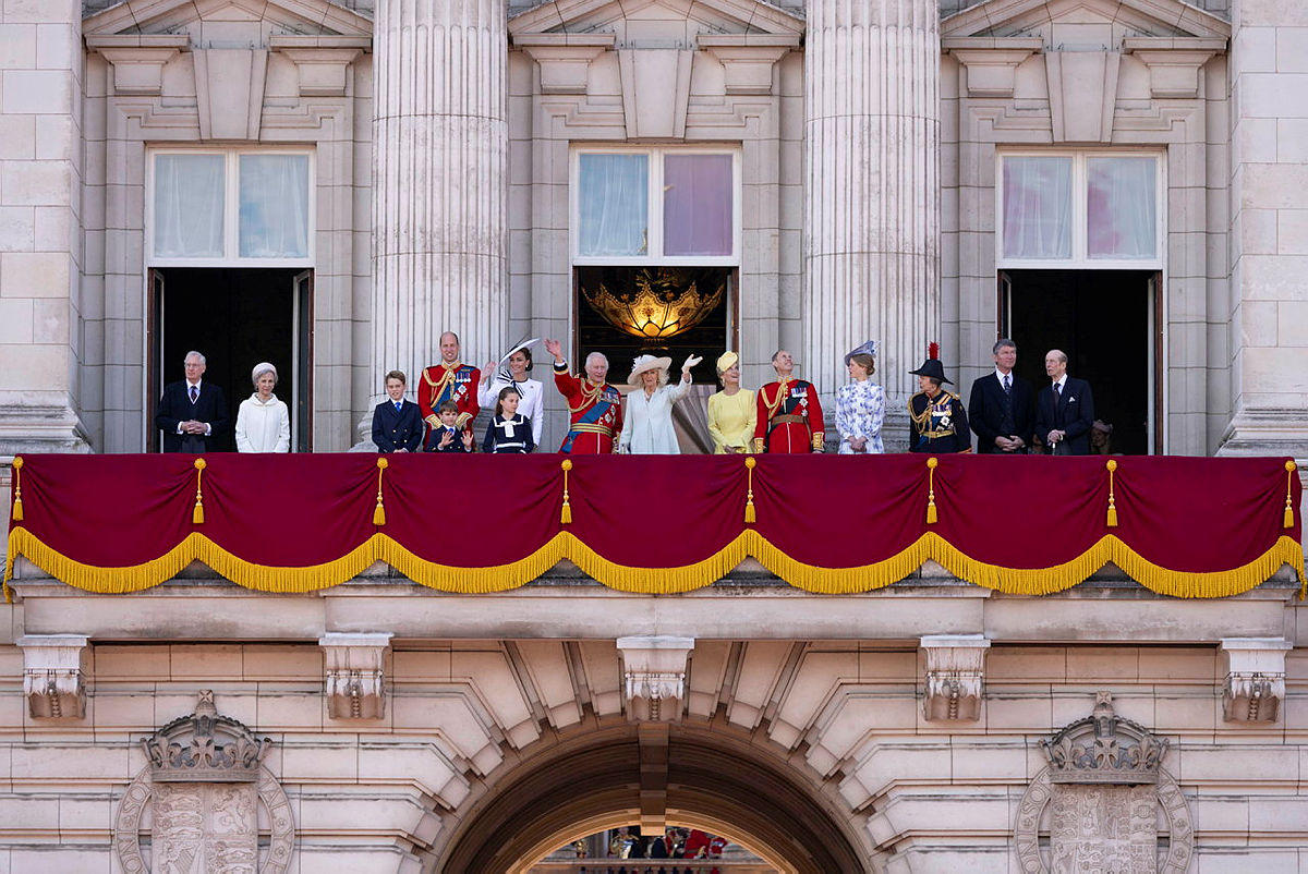 After a year of difficulties, what will 2025 bring for the Royal Family ...