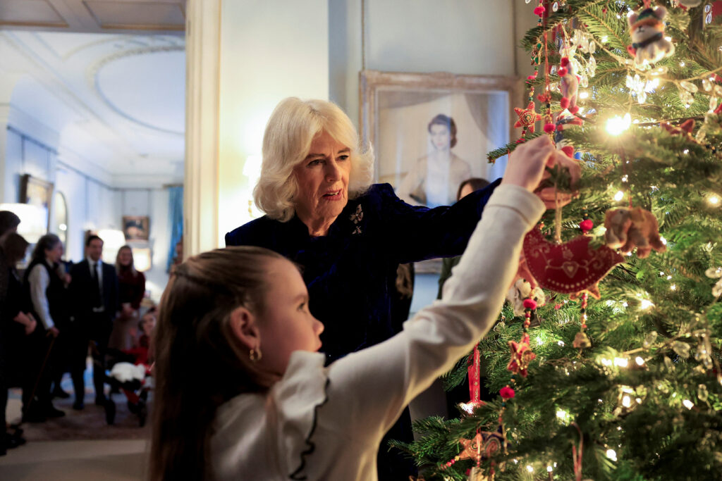 Queen Camilla's gorgeous Christmas tradition continues as she decorates ...