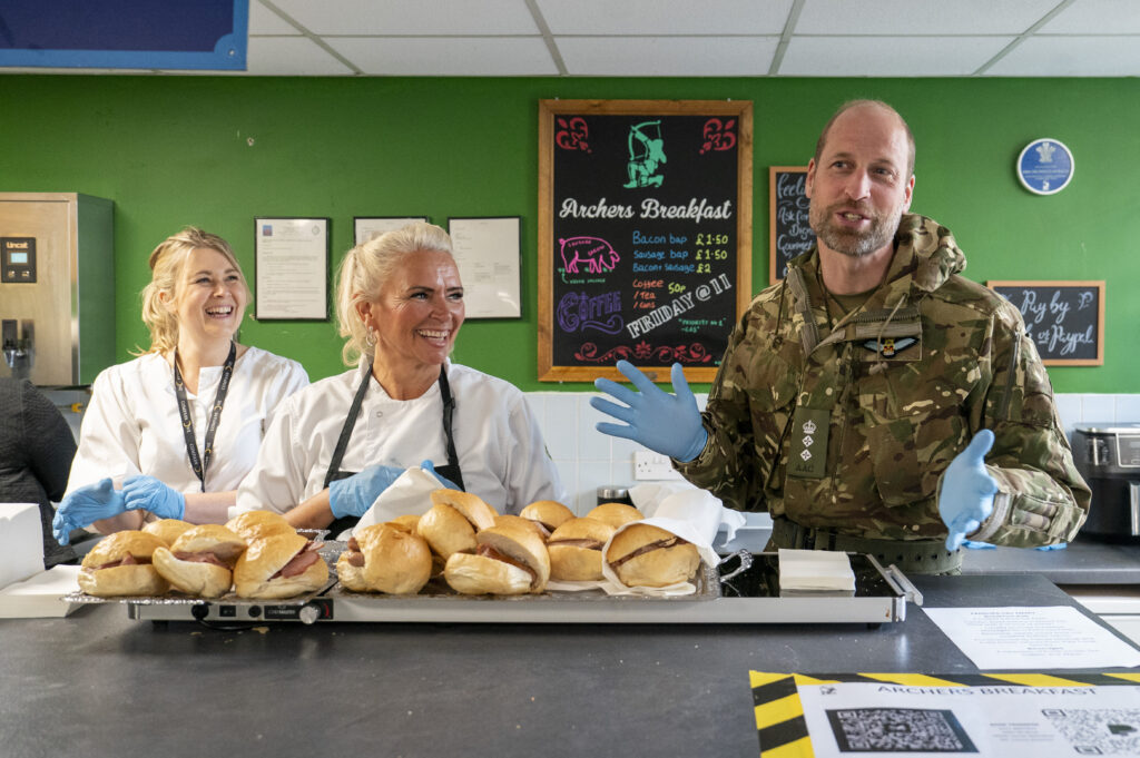 Prince William rustles up bacon baps on visit to Army Air Corps - Royal ...